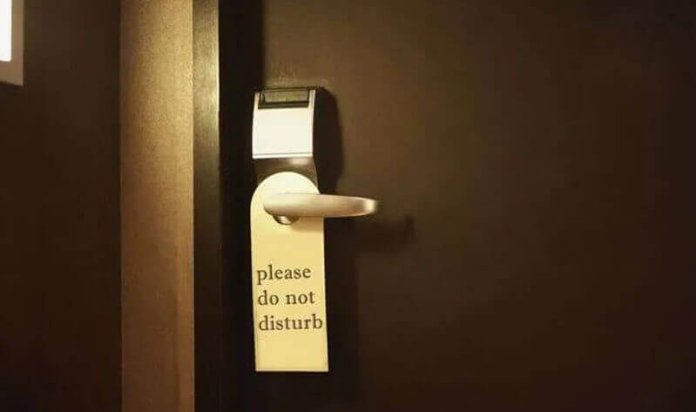 3 Types Hotel dnd signs You Should Know - Hotel Lock Buying Guide